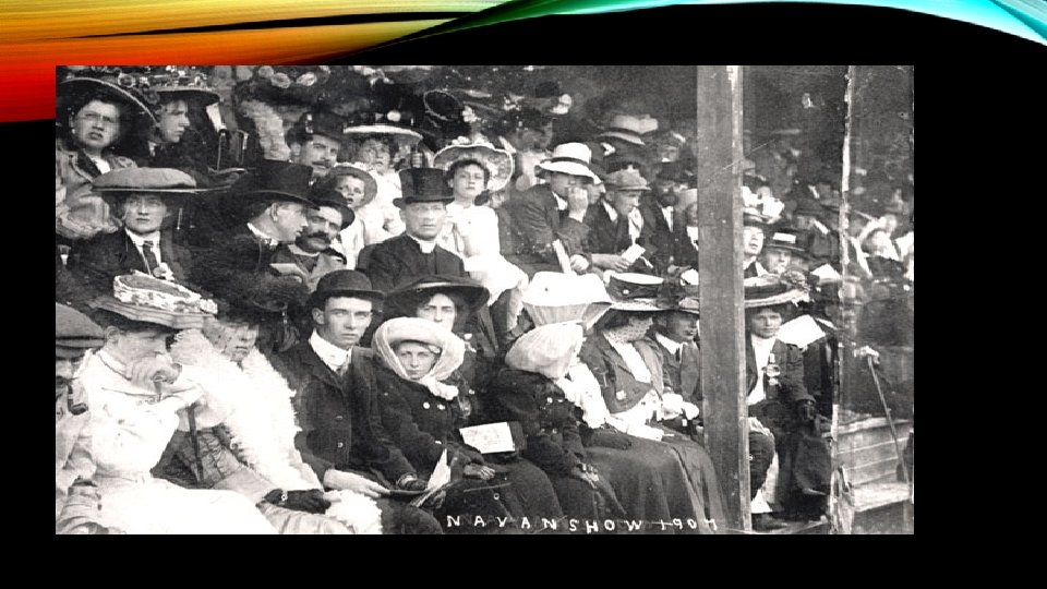 CLOTHES IN THE PAST History The clothes worn