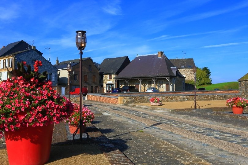 N 170 ROCROI Etape historique incontournable la ville