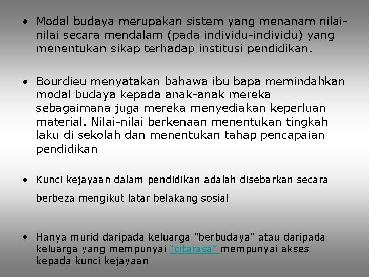 KONSEP SOSIALISASI Proses mempelajari peranan status dan nilai