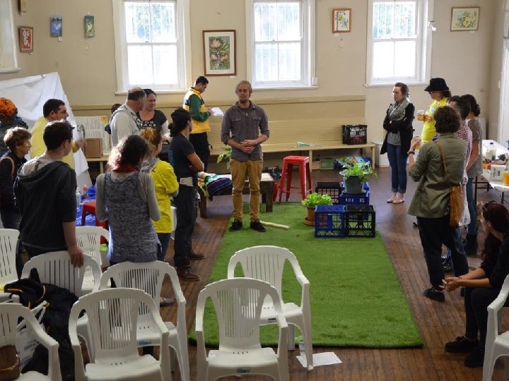 Empowering communities to revitalise the street Sara Stace